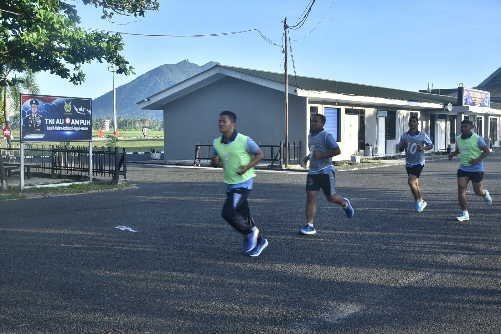 17 Prajurit TNI AU Lanud RSA Natuna Berjuang Menuju Kenaikan Pangkat ...