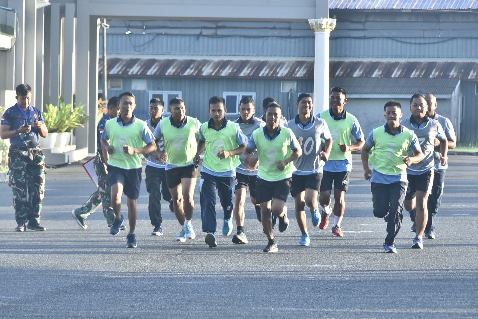 17 Prajurit TNI AU Lanud RSA Natuna Berjuang Menuju Kenaikan Pangkat ...